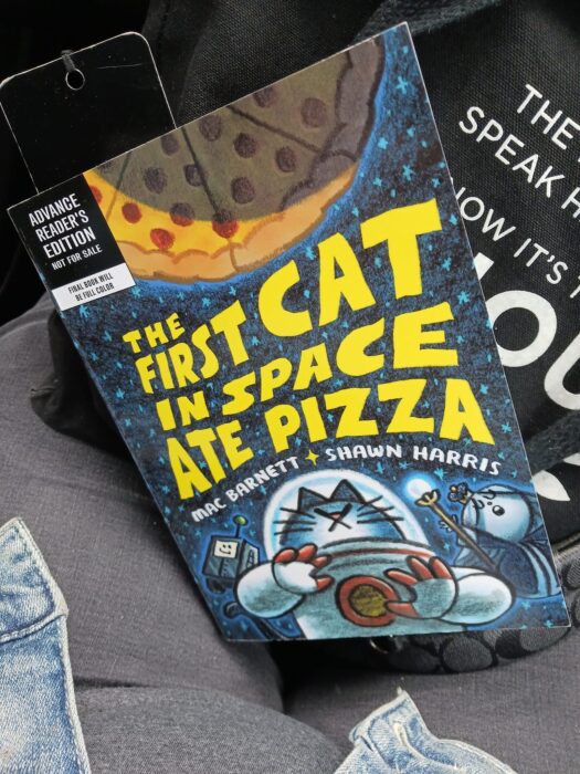 The First Cat in Space Ate Pizza by Mac Barnett and Shawn Harris ...