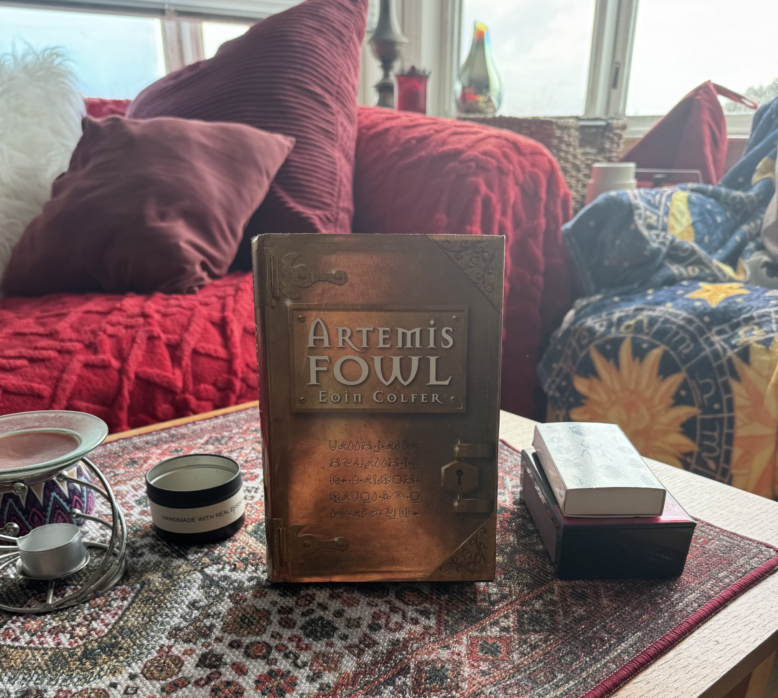 Artemis Fowl by Eoin Colfer – esmemoria Book Review – Cannonball Read 18